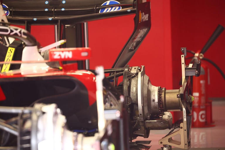 F1 | Ferrari: Leclerc con il disco Carbon Industries, ma ecco perché il ...