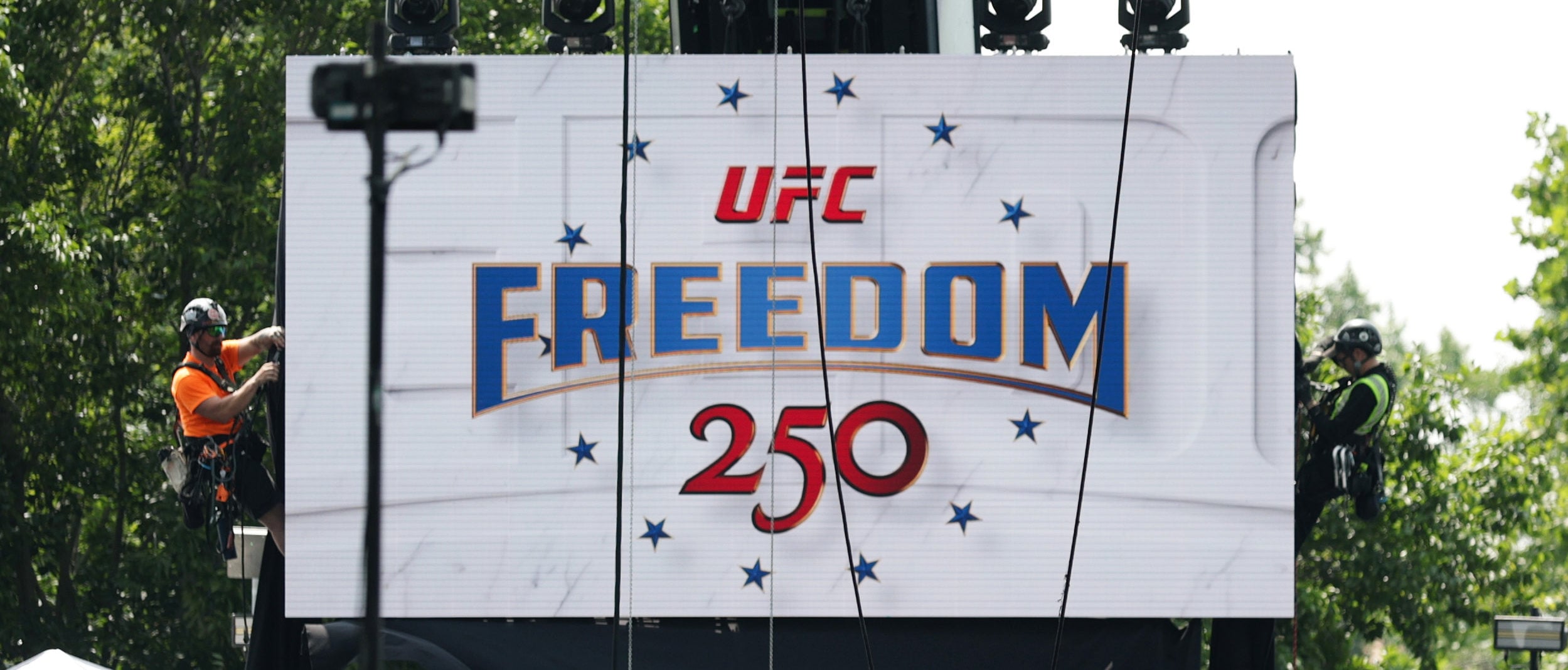 UFC fighters welcomed to FBI headquarters for training prior to White ...