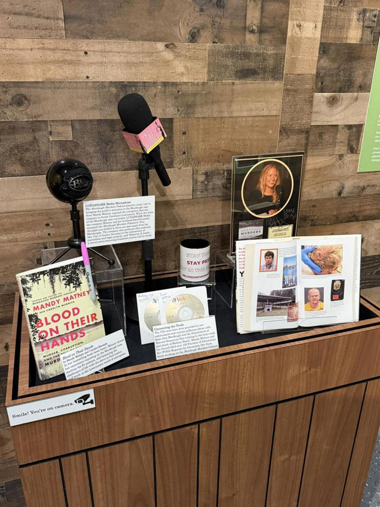 Murdaugh exhibit features pieces of murder scene, Maggie’s golf cart ...