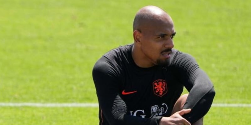 Malen, che succede: la pressione aumenta e Koeman gli piazza un professore