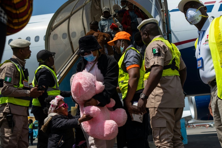 Les premiers Nigérians rapatriés d'Afrique du Sud à la suite de ...