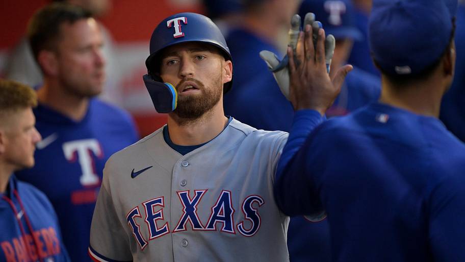 Brandon Nimmo's 107 mph shot hit friend Seth Lugo. His first move said ...