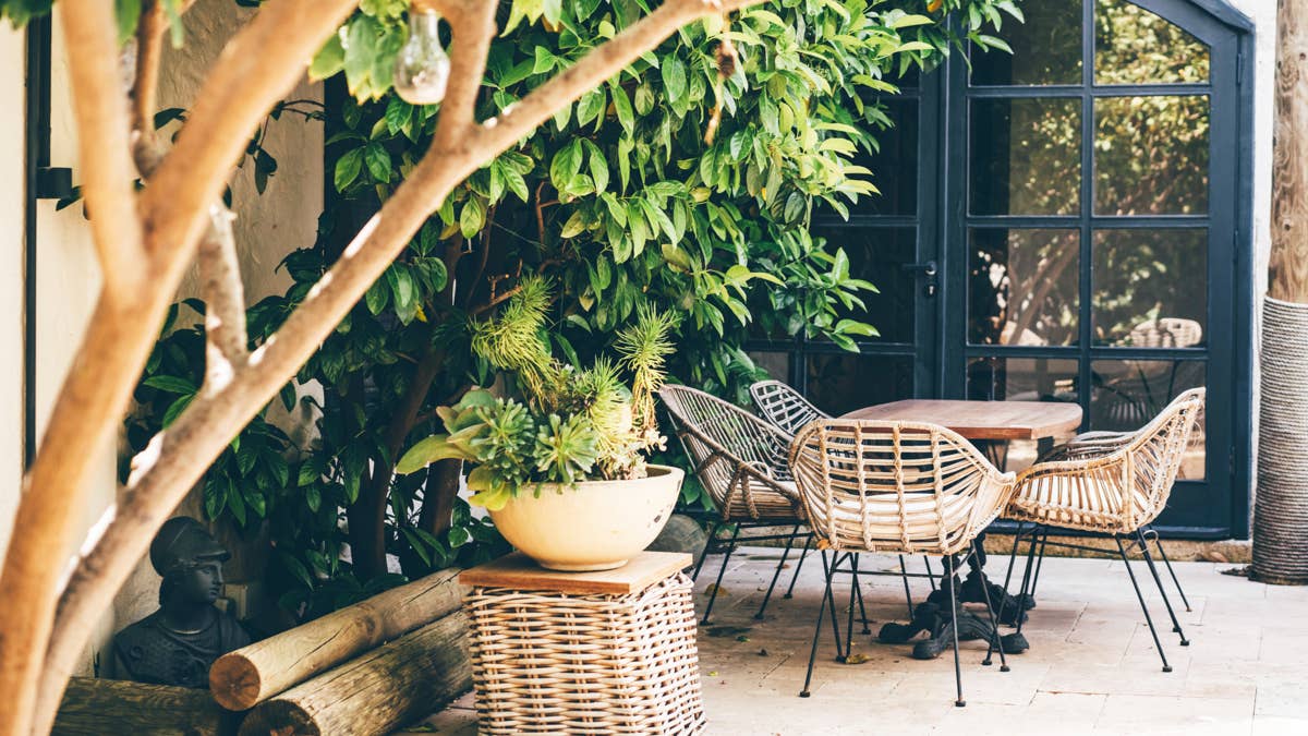 5 outdoor furniture materials designers say actually hold up over time