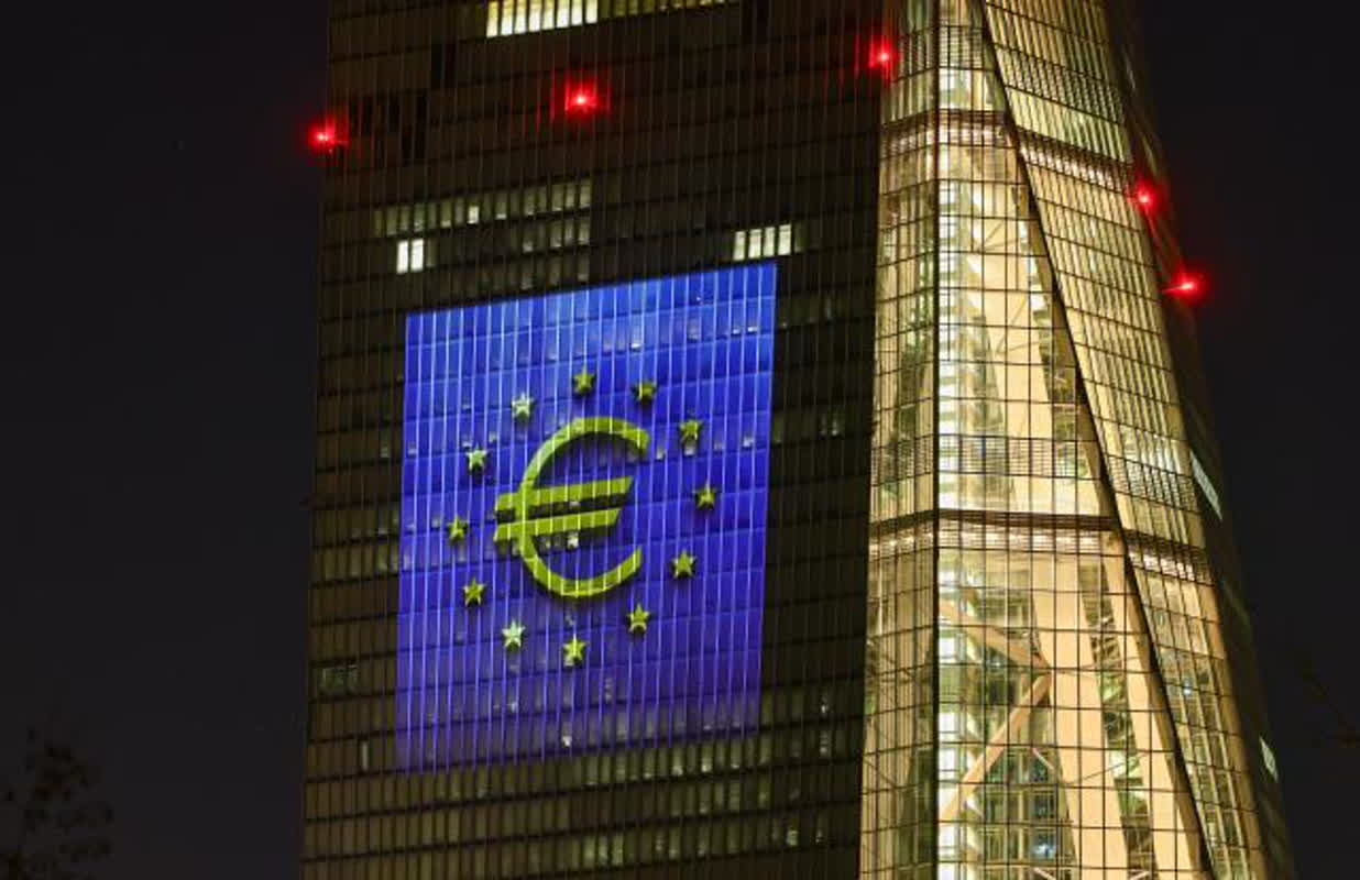 ECB, 2년 9개월 만에 금리 인상…예금금리 2.25%로
