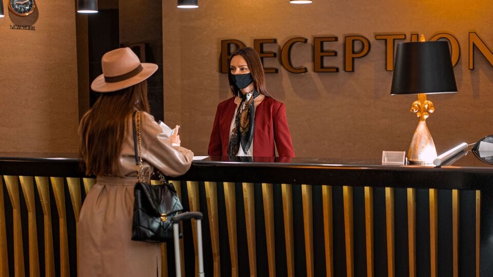 MakeMyTrip launches industry-first feature to guarantee early check-in ...