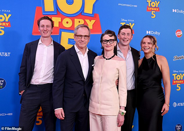 Inside actress Joan Cusack's 'normal' life out of the spotlight