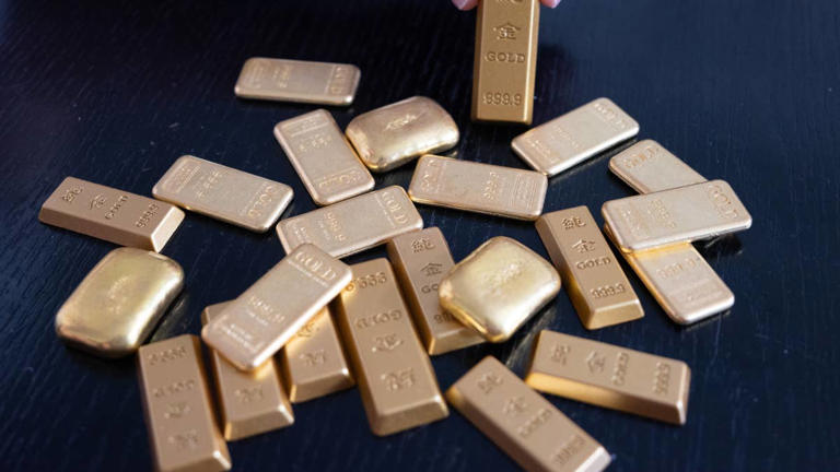 Gold loses its luster as rate-hike fears take over