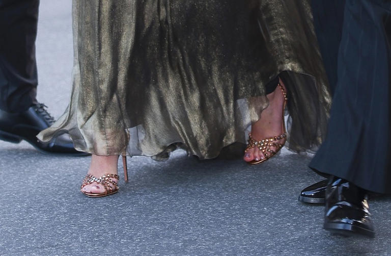 How Taylor Swift's Versace shoes distinguished her Knicks look