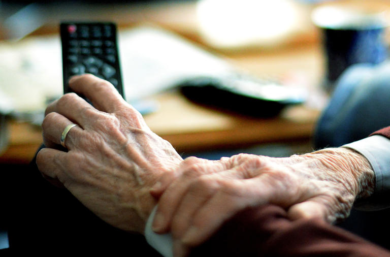 Government’s cost-of-living champion urges Labour to cut pensions ...