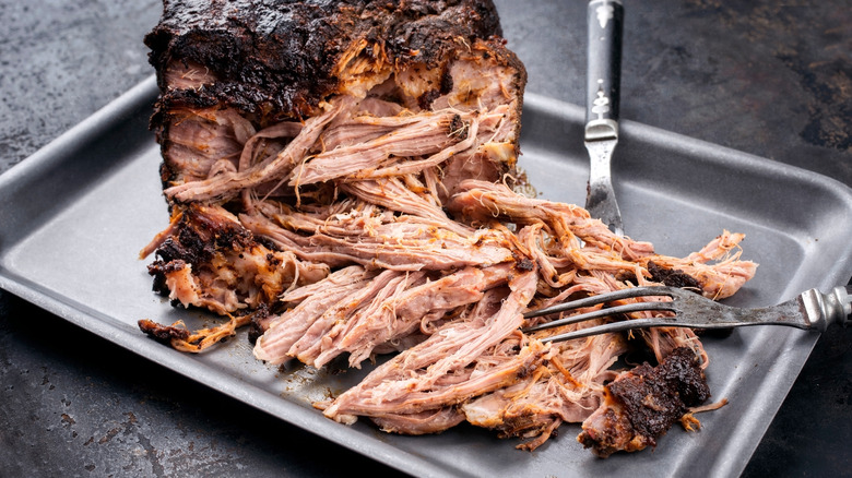 Here's how you should be reheating pulled pork