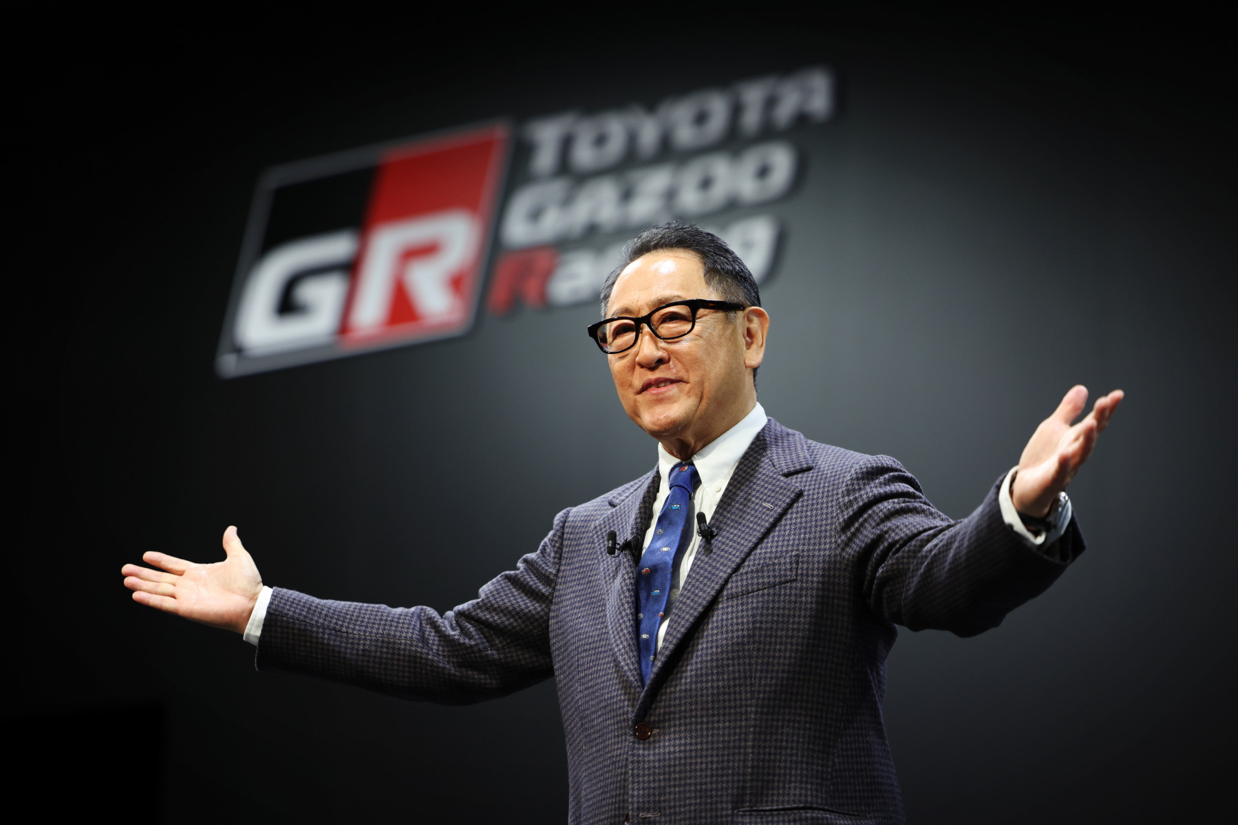Terremoto Toyota, l’AD fa a pezzi le auto elettriche