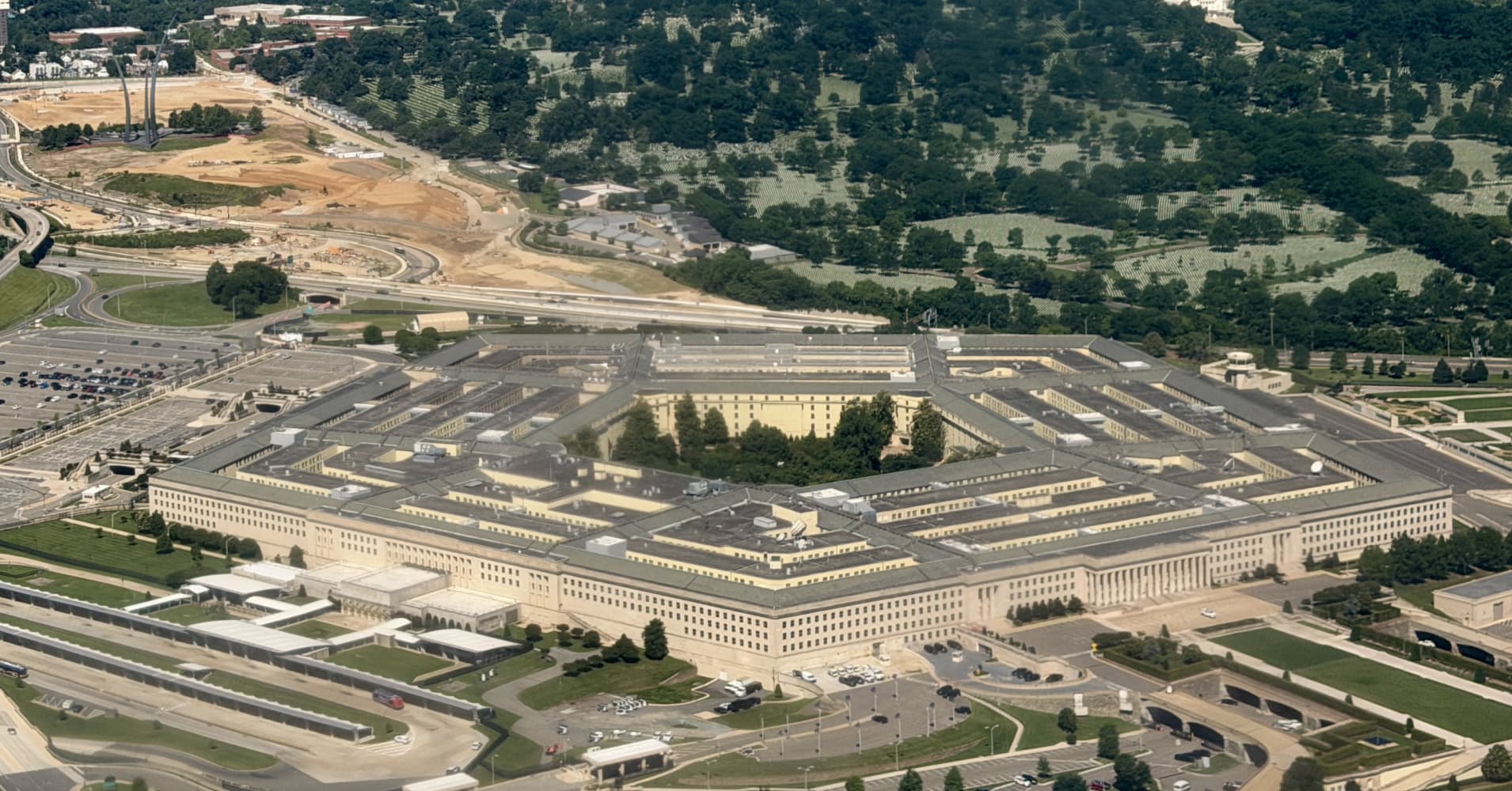 Some Pentagon workers ordered to shelter in place as air quality issue ...