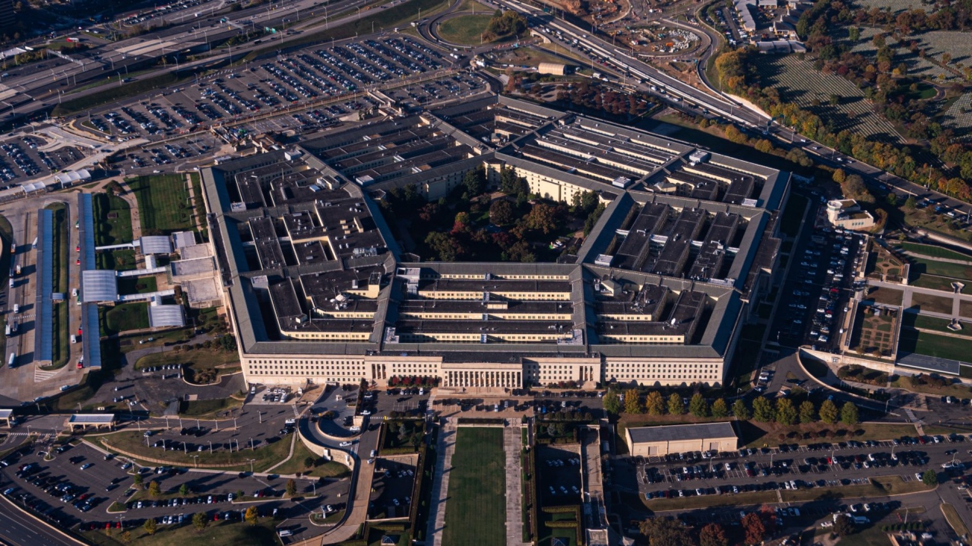 Pentagon update: Several corridors in lockdown amid potential hazmat issue