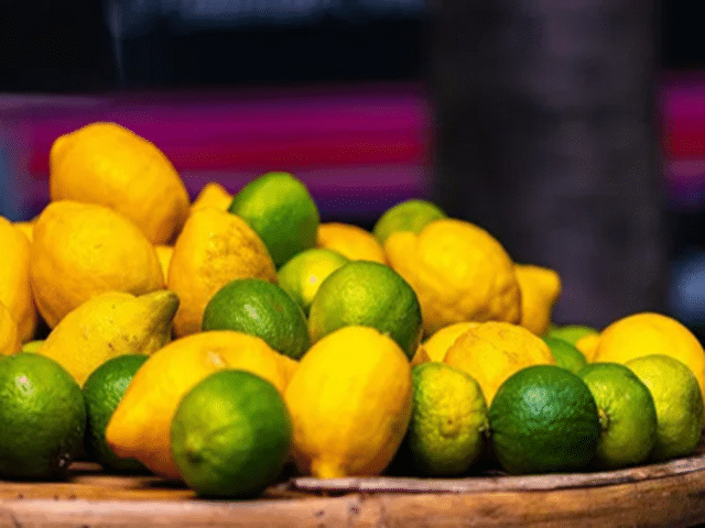 What is the difference between a yellow lemon and a green lemon? Most ...