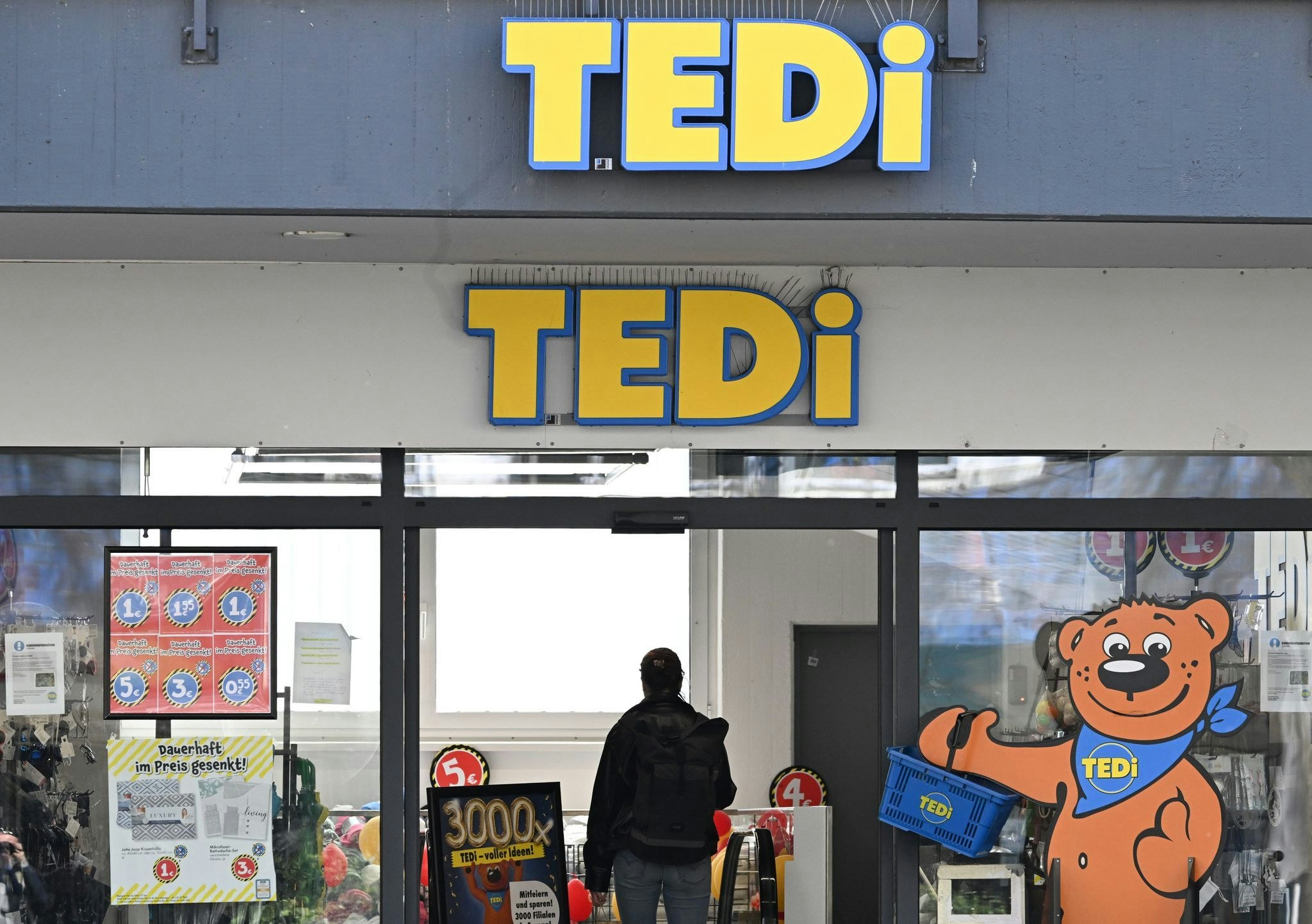 Rückruf bei Tedi: Beliebte Heißluftfritteuse kann Feuer fangen – Geld ...