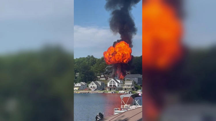 Video captures house explosion in Wayne County