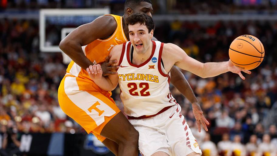 Could Kentucky sharpshooter Milan Momcilovic win National Player of the ...