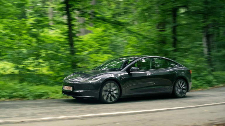 This Tesla Model 3 went nearly 400 miles in a range test, 30 more than ...
