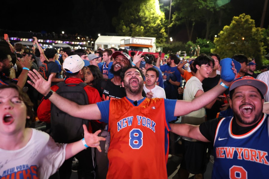 Knicks fans eagerly wait for potential NBA title-clinching Game 5
