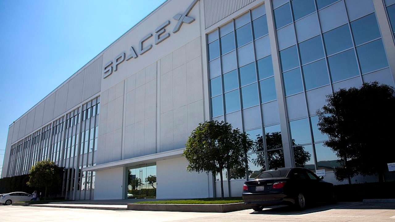SpaceX IPO sparks buzz among asset managers, BlackRock lines up with $5 ...