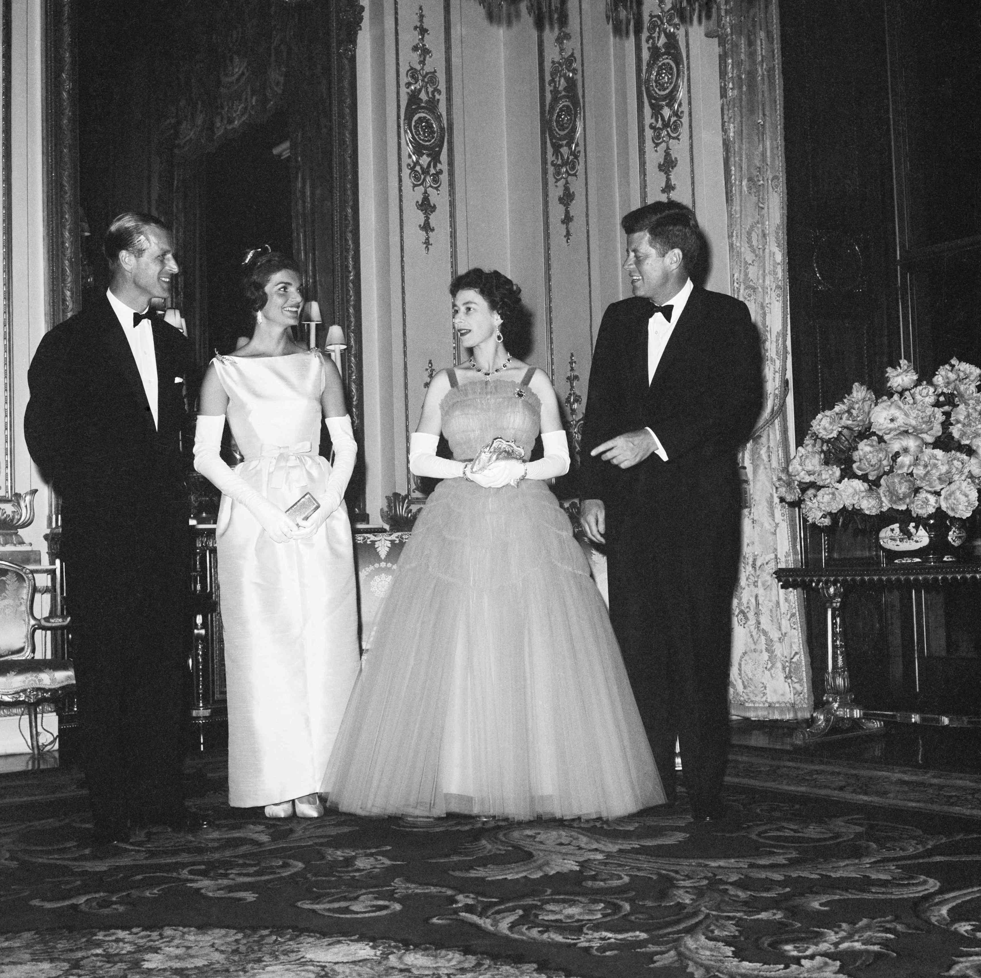 Jackie Kennedy had a two-word critique for Queen Elizabeth before they ...