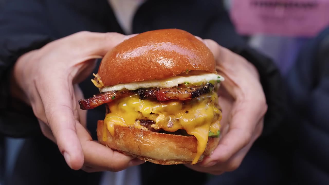 Inside the NYC burger spots where dry-aged beef, kimchi sauce, and ...
