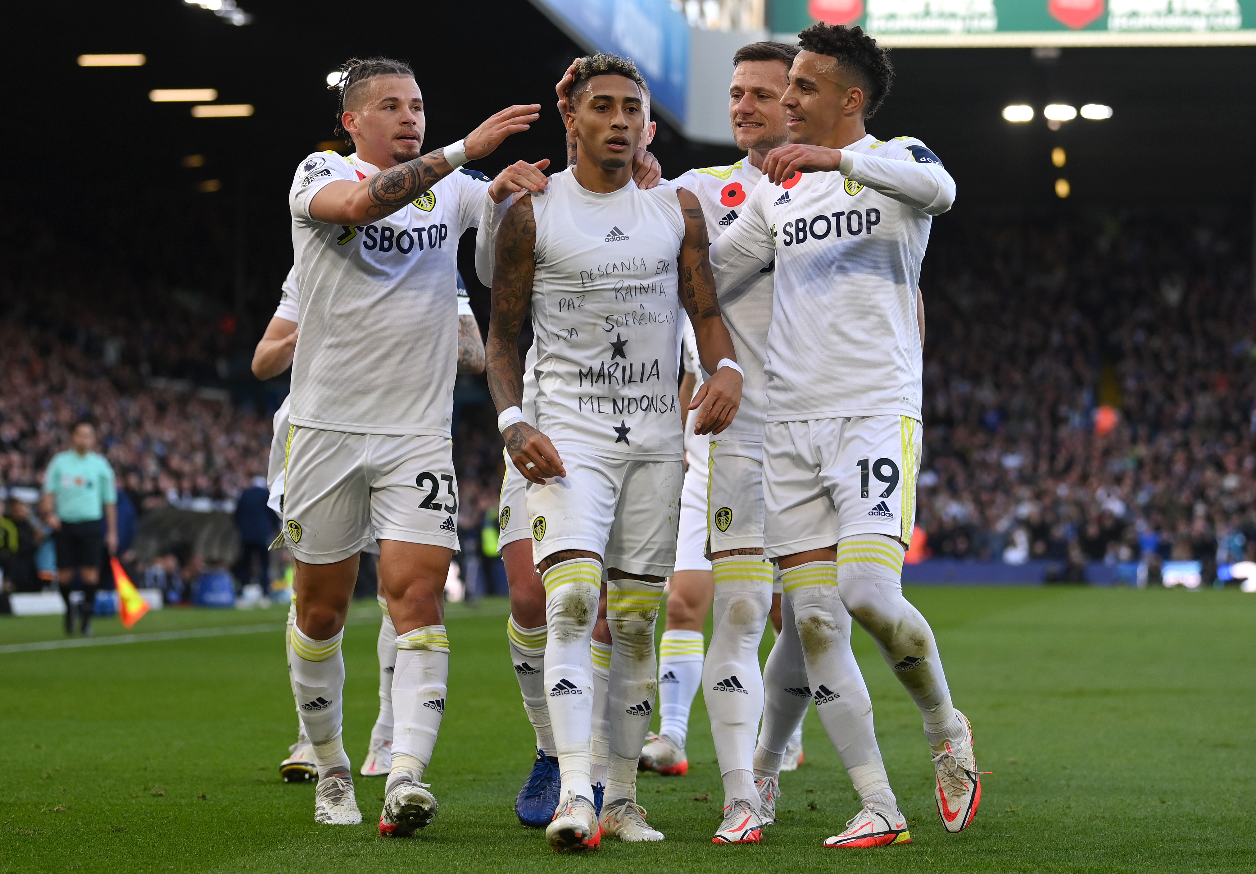 Raphinha gives fresh Leeds United insight as Barcelona star salutes ...