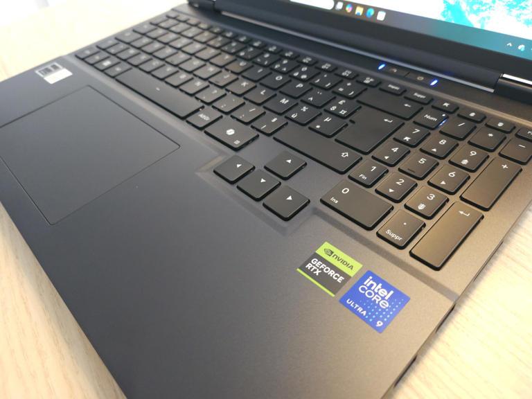 Notre essai du Ionico, le PC portable gaming conçu par PCSPECIALIST