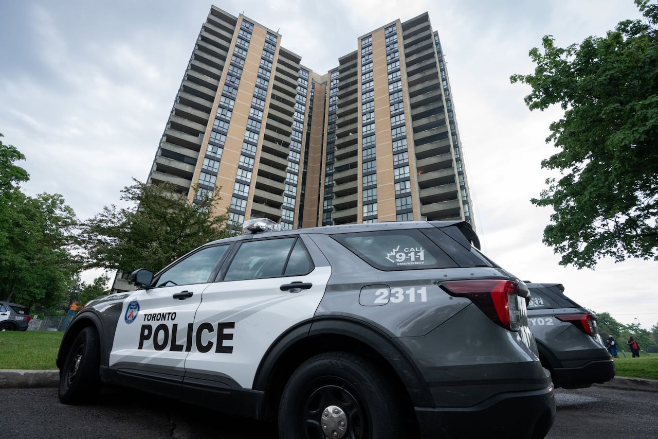 Toronto police officer killed during search warrant operation