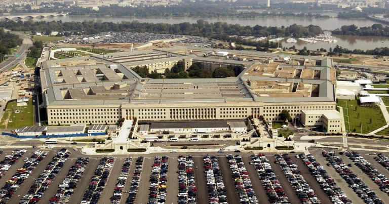 Air quality scare triggers lockdown in Pentagon, emergency teams ...