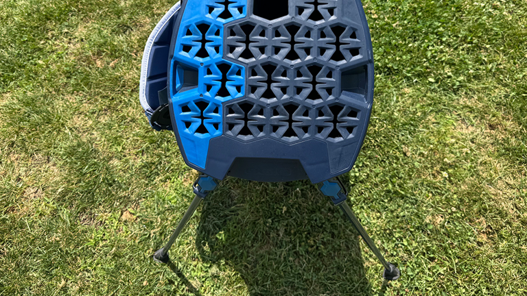 OGIO's silencer hybrid fixed my biggest gripe with golf stand bags ...