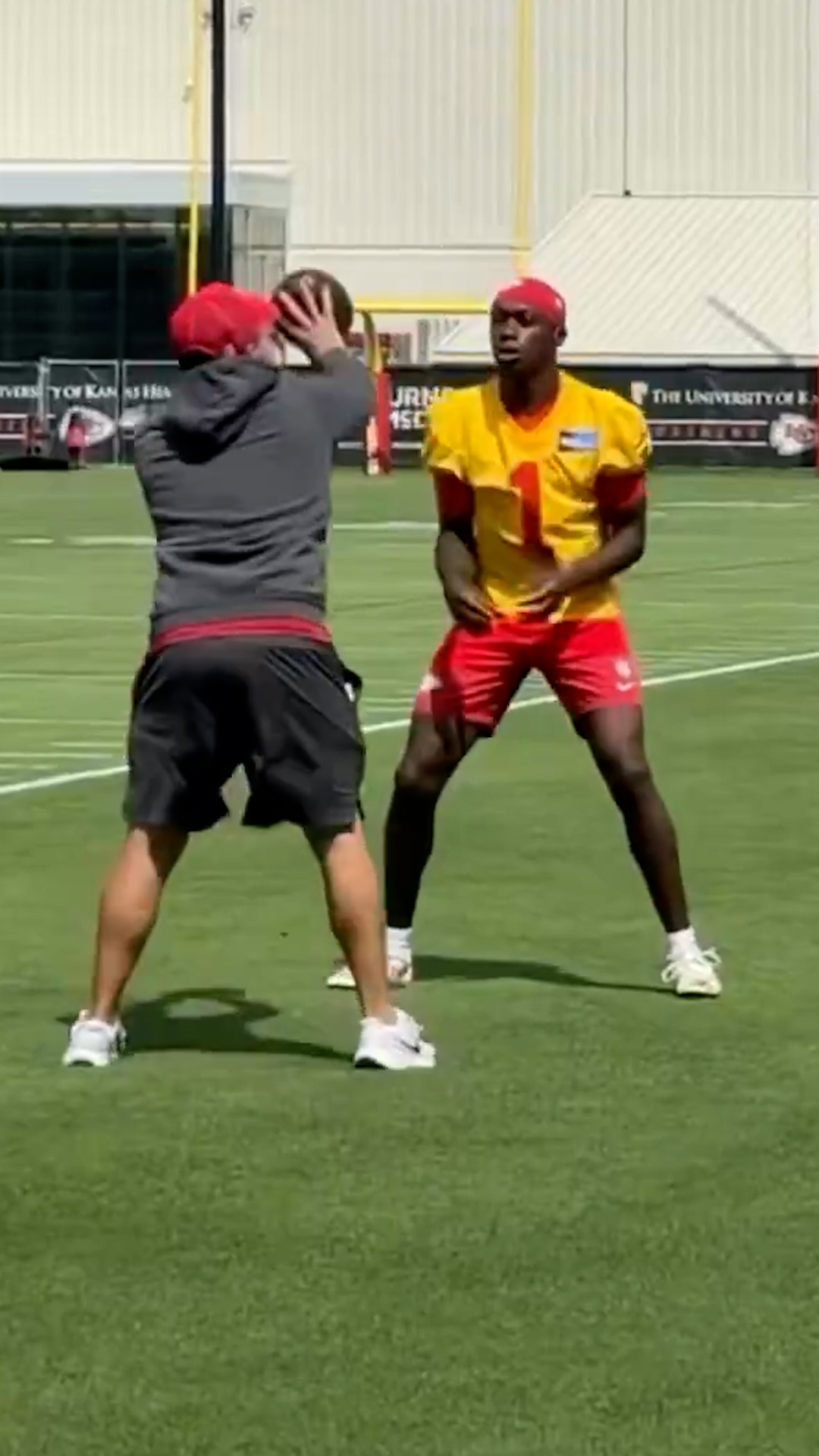 Xavier Worthy works with new WR coach at Chiefs mandatory minicamp