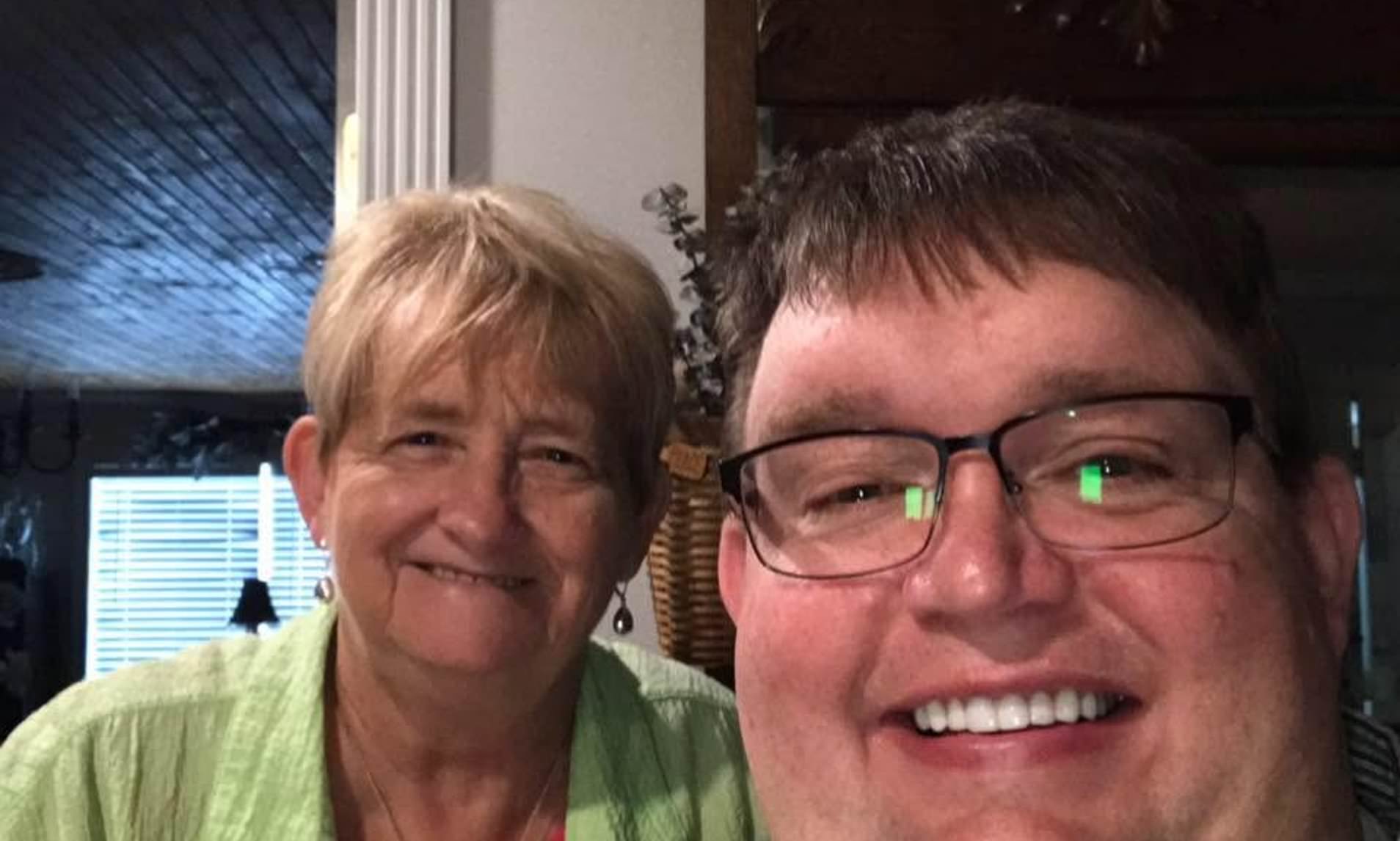 Beloved influencer dies age 55 after suffering medical episode during ...