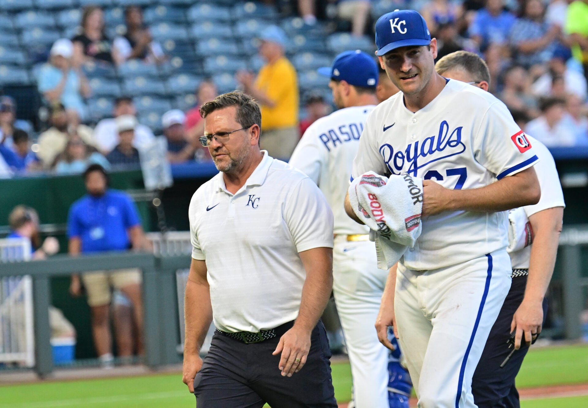‘Scary’ incident sees Kansas City Royals pitcher get hit in the head by ...