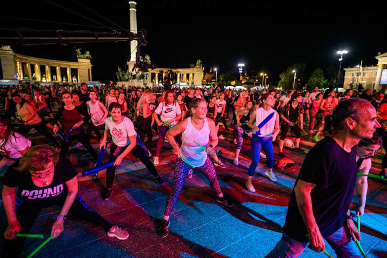 Ingyenes program Budapesten: egyetlen este alatt 30 sportágat ...