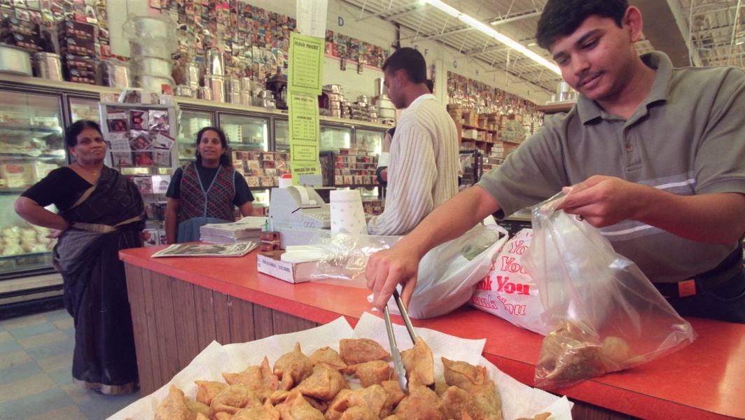 Samosa and pakora rivalry takes centre stage at Ramadan iftars