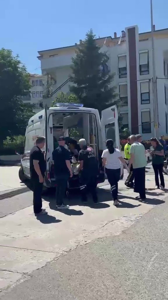 Otomobil ile motosiklet çarpıştı, 1 kişi yaralandı