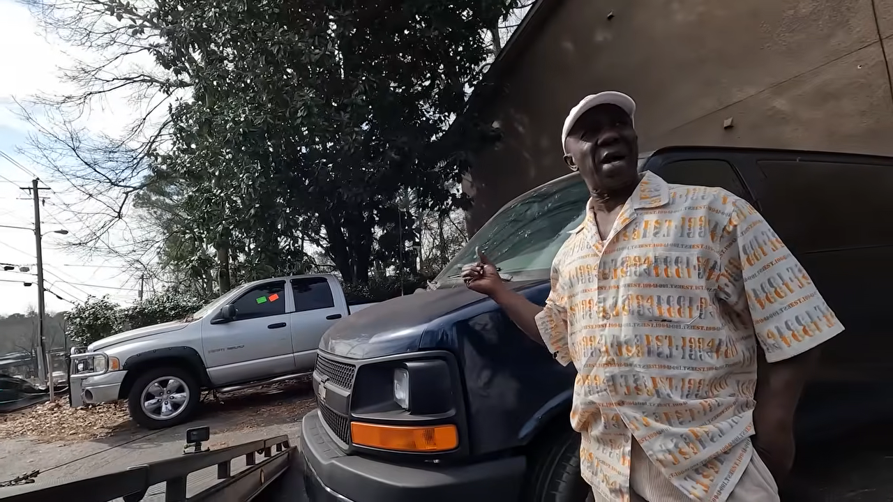 "It's hooked, man" - Driver's last-minute plea ends with a $100 fee