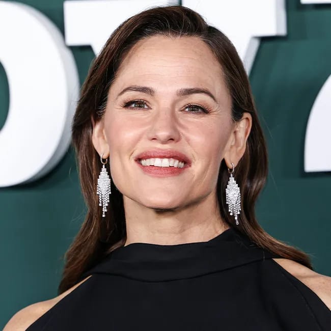 'Class act': Jennifer Garner wears red bodysuit for new magazine cover