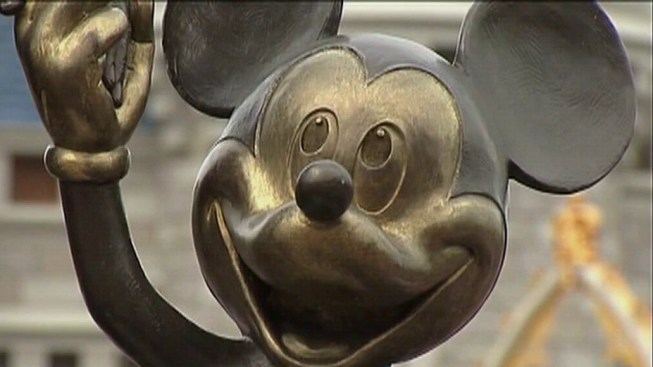 Disneyland-themed CA license plates move forward