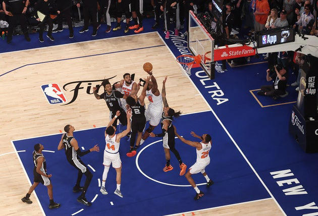 'Right hand of God': Everyone's talking about that Knicks game-winner