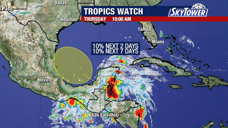 National Hurricane Center tracks tropical wave entering Bay of Campeche