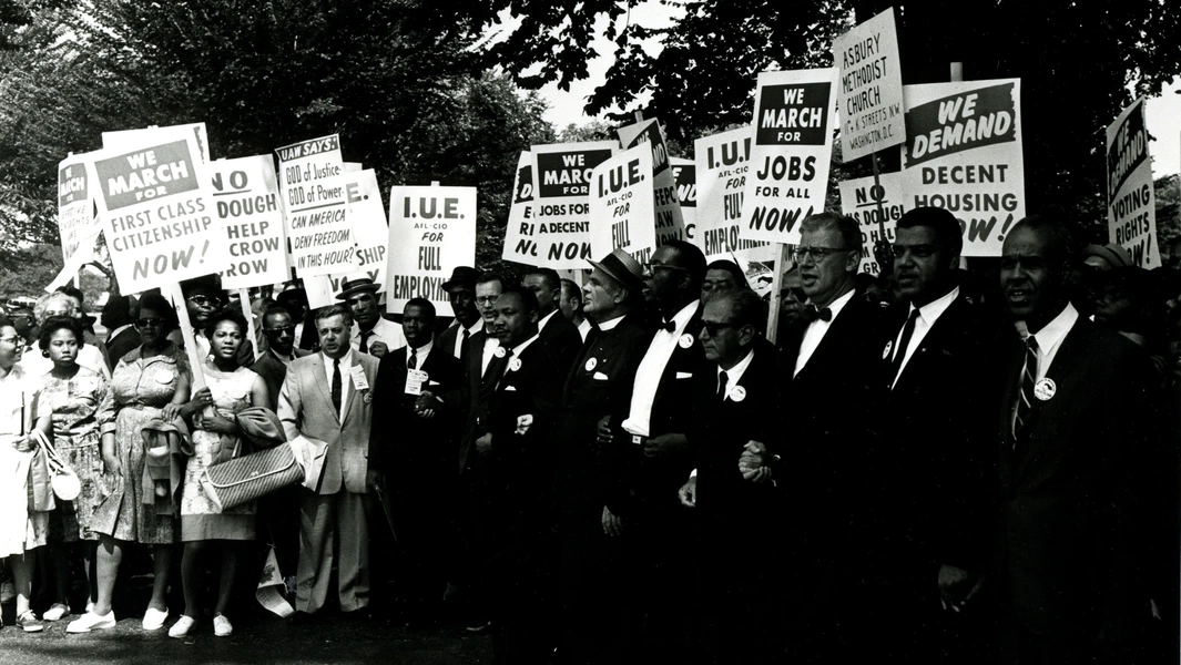12 iconic photographs that shaped history