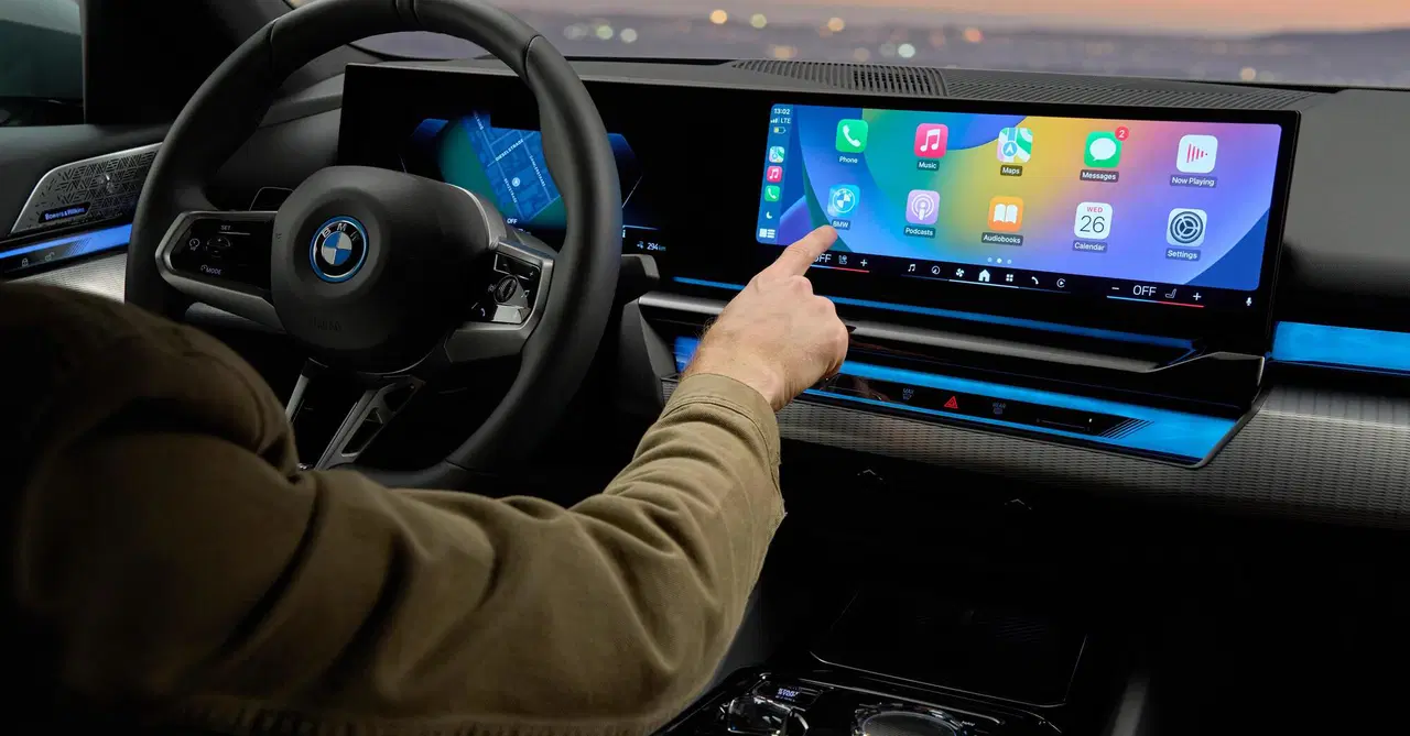 YouTube sbarca su Apple CarPlay: con iOS 27 lo schermo dell'auto ...