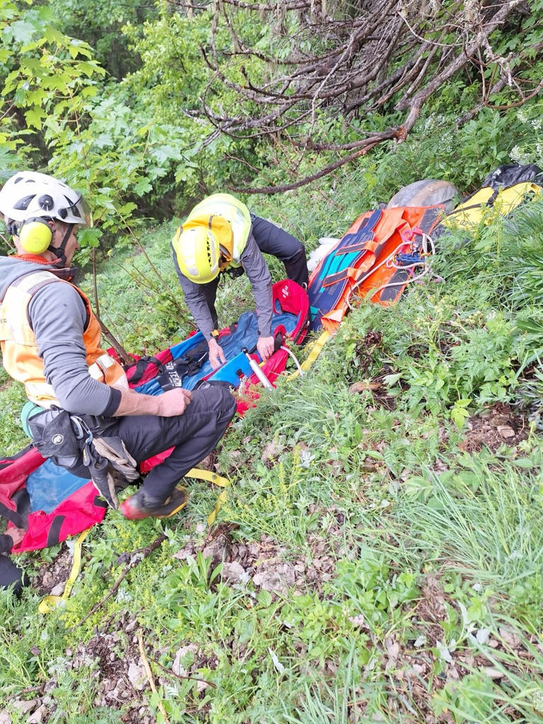 Deux randonneurs grièvement blessés après une chute de 100 mètres