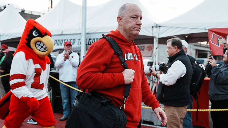 Louisville emerges as slight favorite for top QB target over UNC after ...