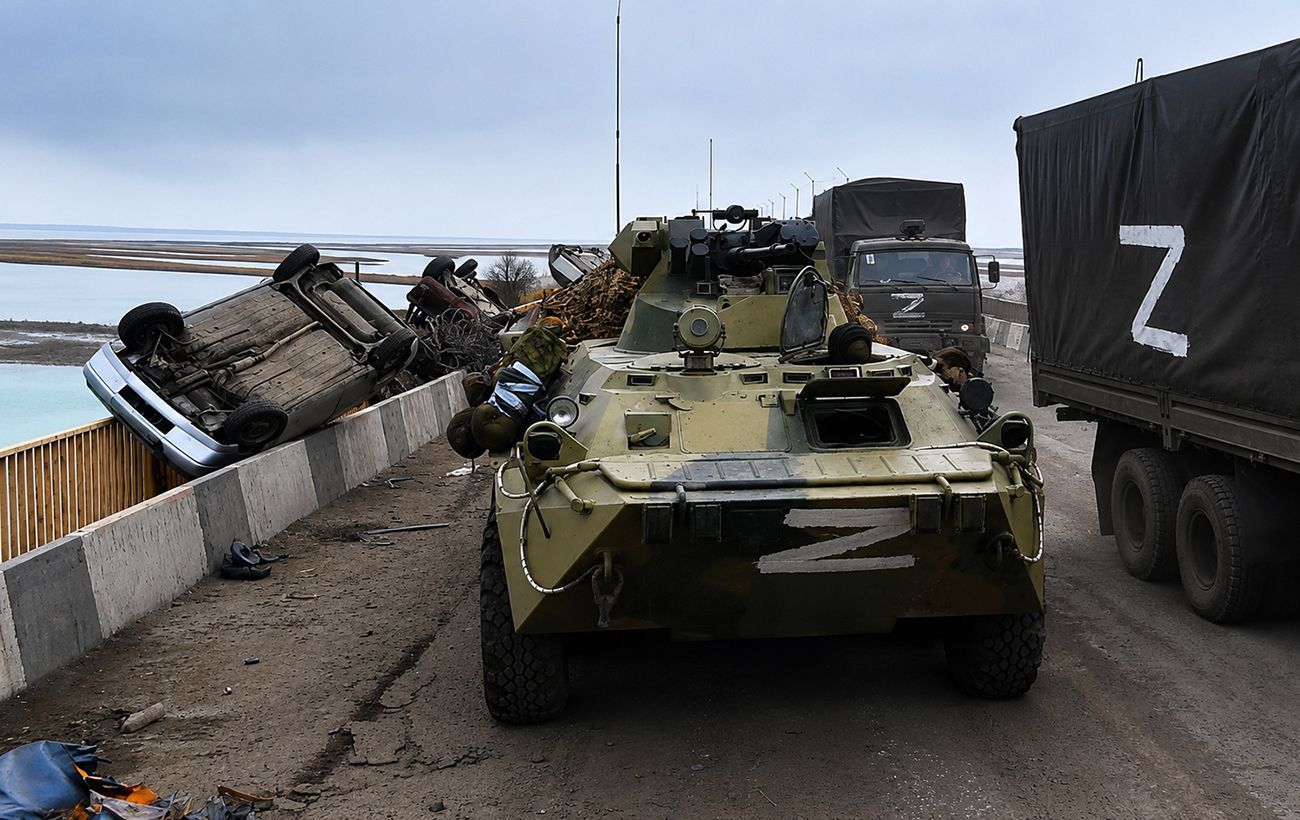 Strategic bridge from mainland Ukraine to Crimea now critically damaged ...