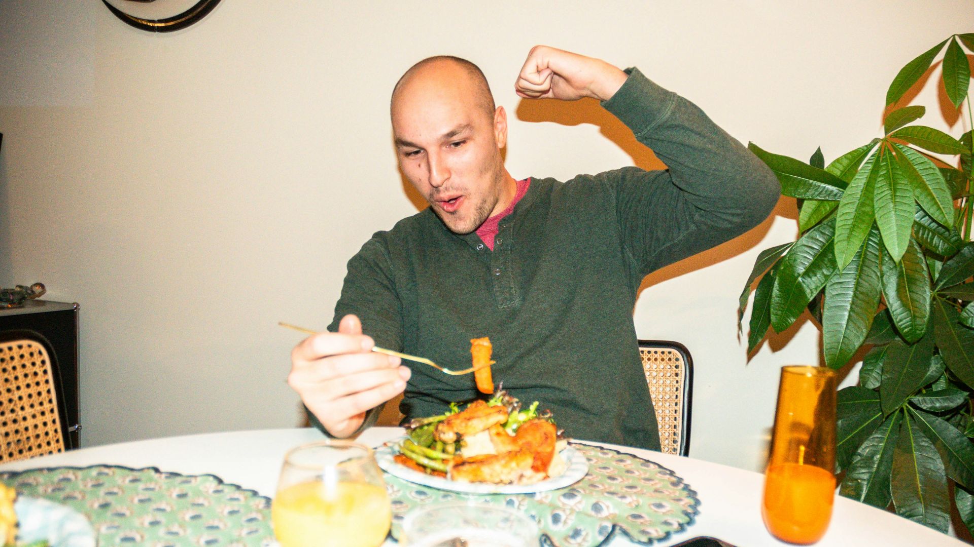 20 mindless eating habits that everyone over 50 needs to quit