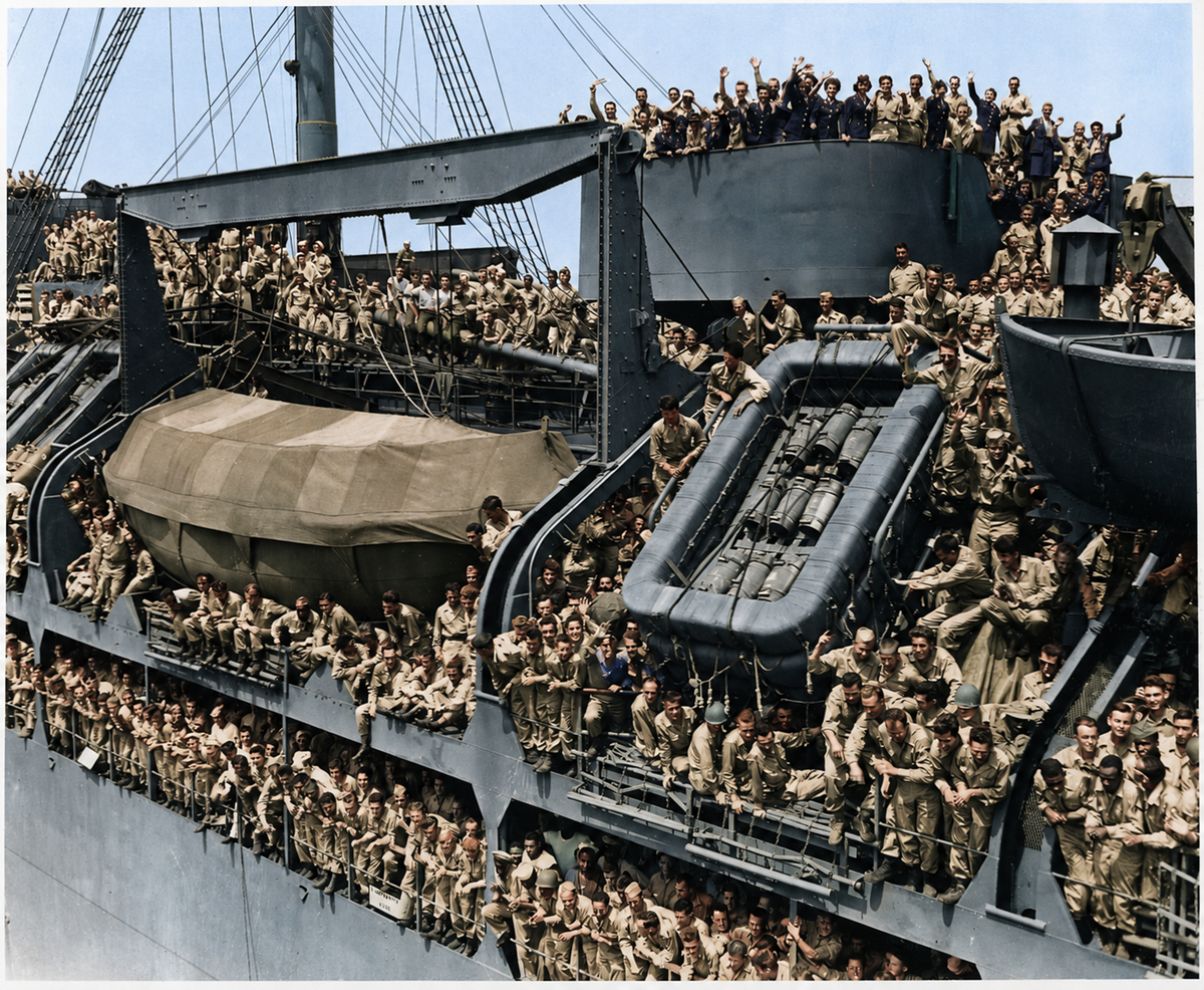 14 colorized photos that capture soldiers coming home after WWII