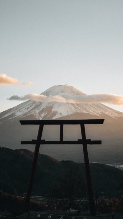 Stunning moments of cloud-covered Mount Fuji